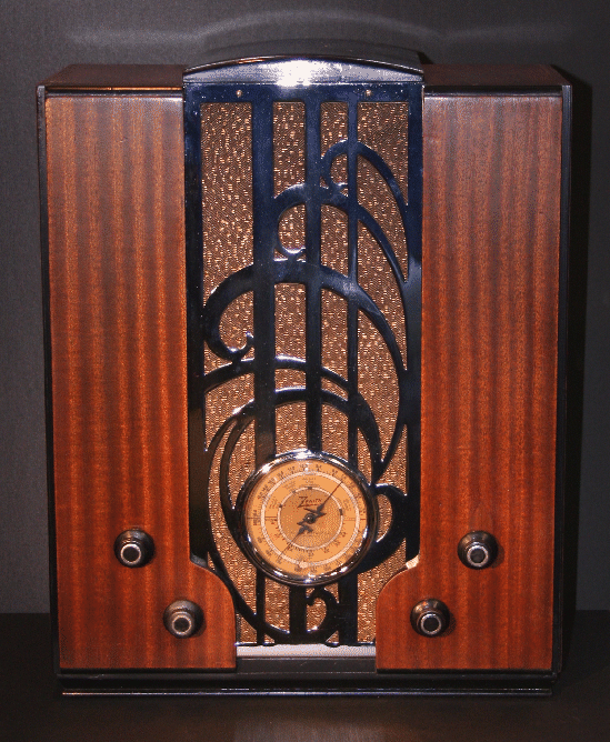 Zenith Model S-829 (S829) Chrome-Front Tombstone Radio (1935)